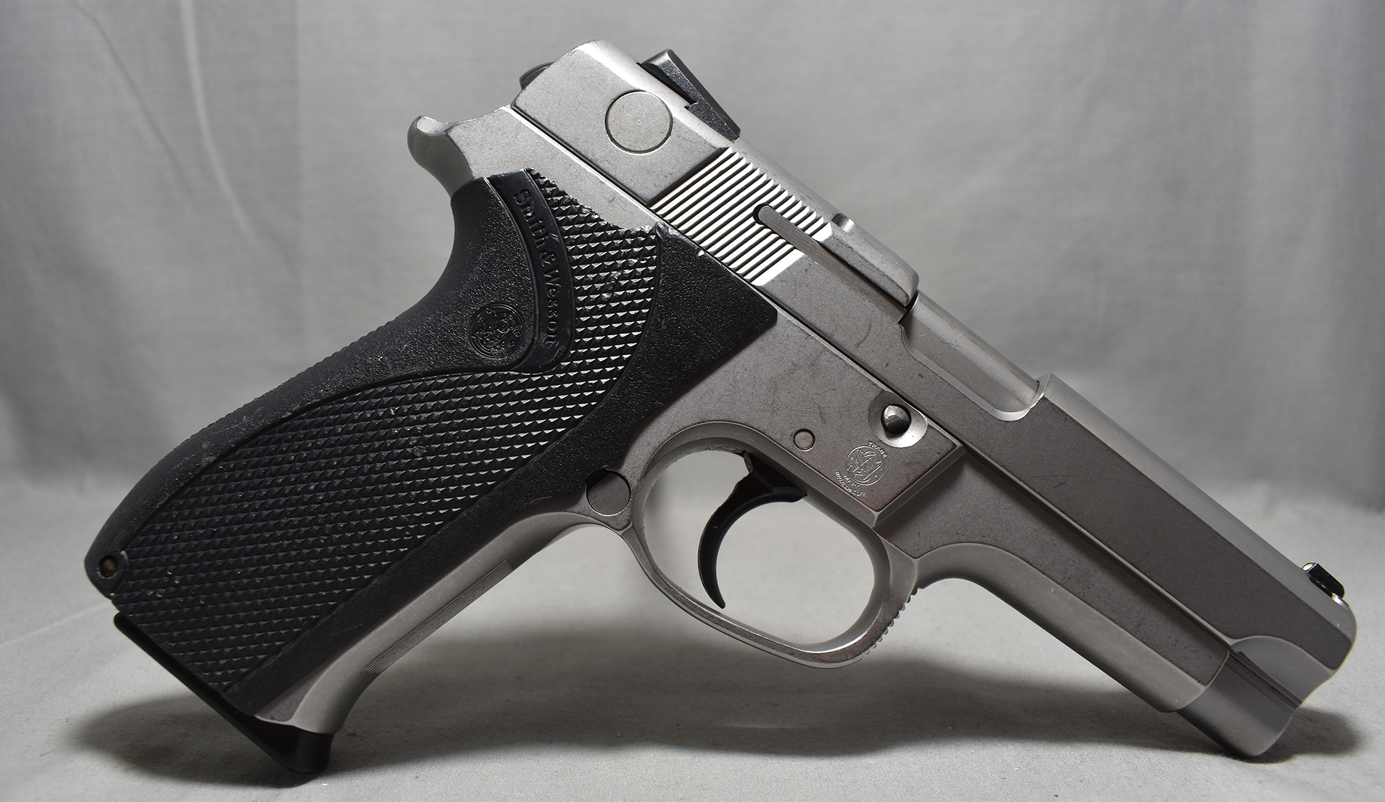 Smith & Wesson ~ Model 5946 ~ 9mm Luger | Bass Pro Shops
